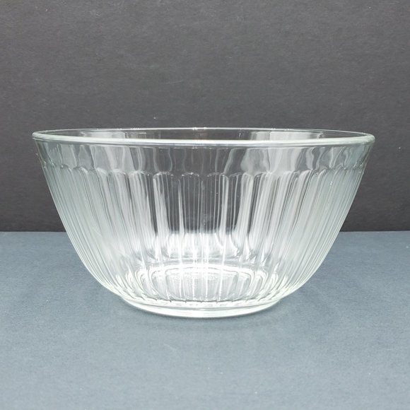 Pyrex | Dining | Pyrex Clear Glass Ribbed 6 Cup Mixing Serving Bowl ...